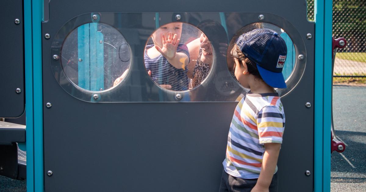 Puppet Panel w/Window - Activity Wall - Landscape Structures