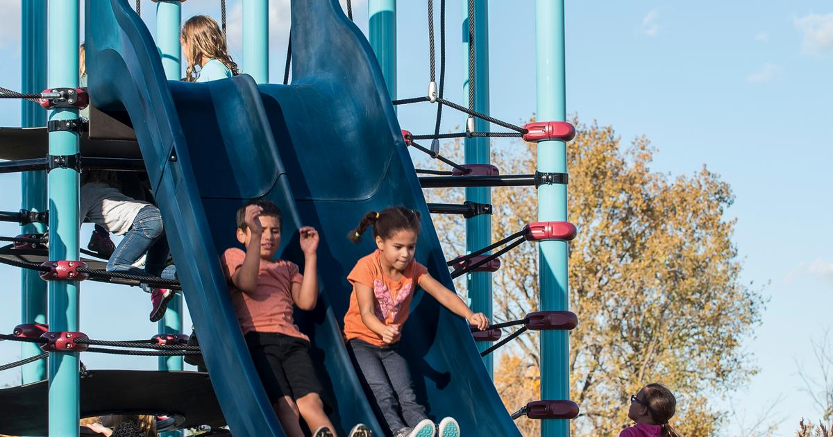 Disc Net™ Climber with Double Swoosh Slide®