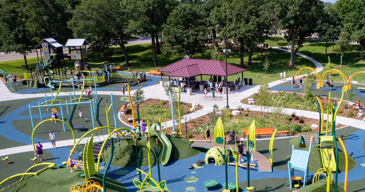 Shoreview Commons Destination Playground - Spacious Nature-Inspired ...