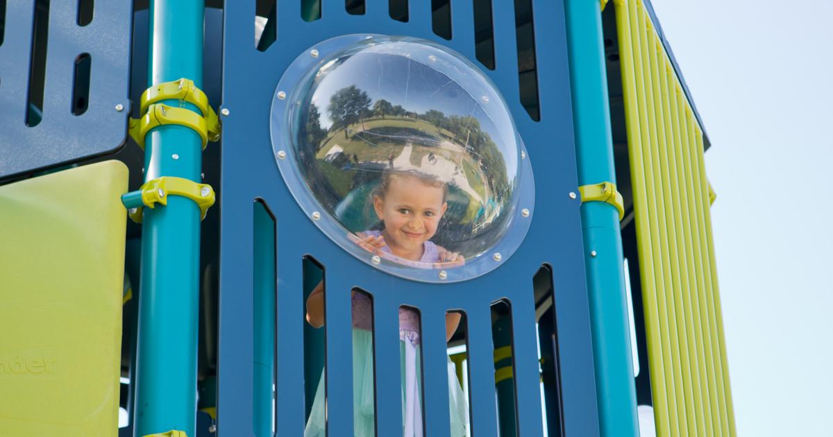 12' Tower Bubble Panel w/ Window - Landscape Structures