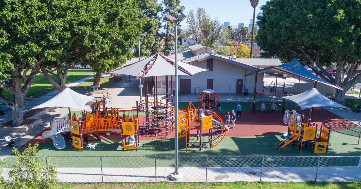 Hoover Recreation Center - Integrated Shade Playground