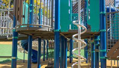 Corkscrew Climber w/SteelX® Handholds - Landscape Structures