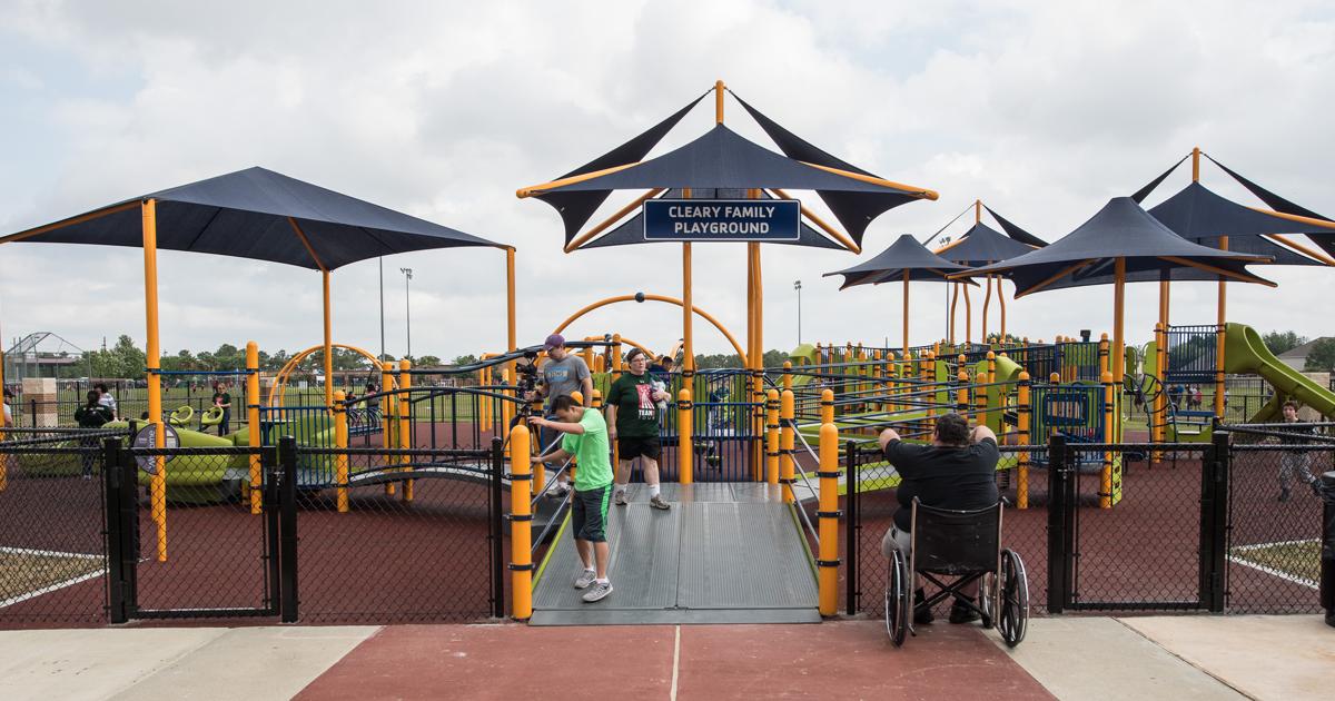 PlayBooster® Double-Wide Play Ramp - Landscape Structures