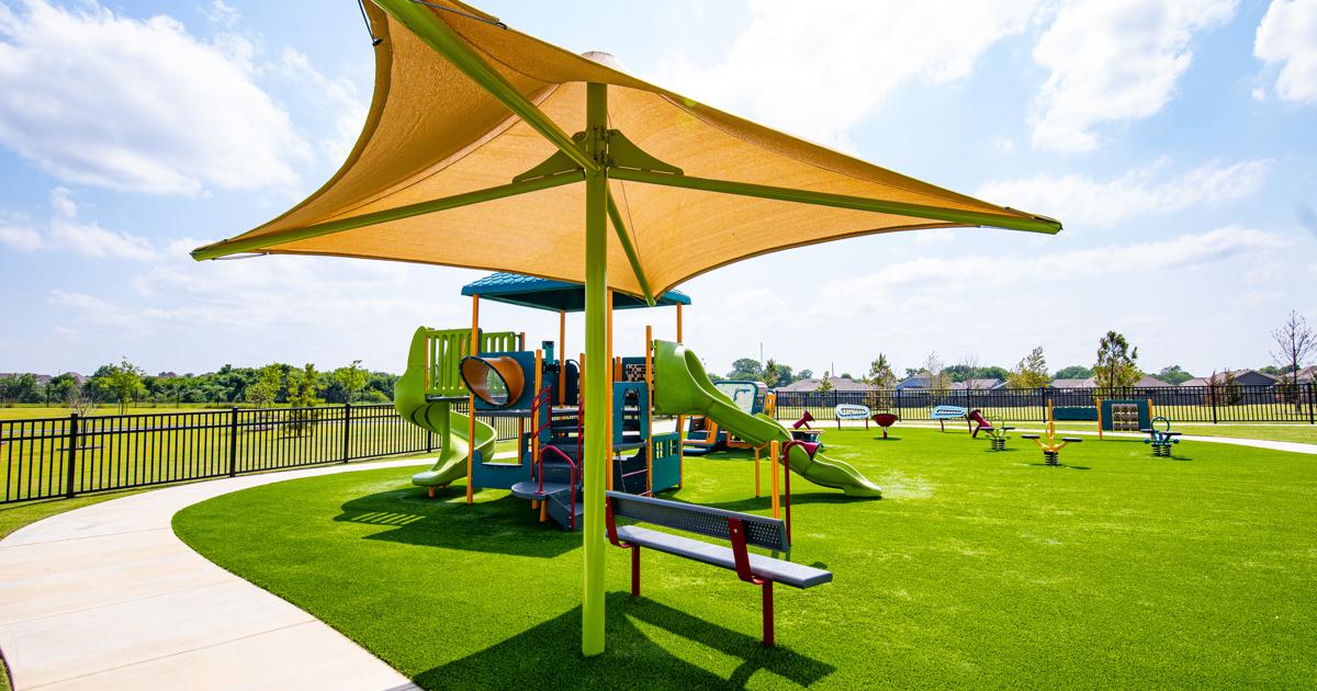 CoolToppers Single Post Pyramid - 12' by 12' Shade with Optional Cool ...