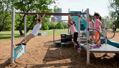 Horizontal Ladder Overhead Event - Traditional Monkeybars