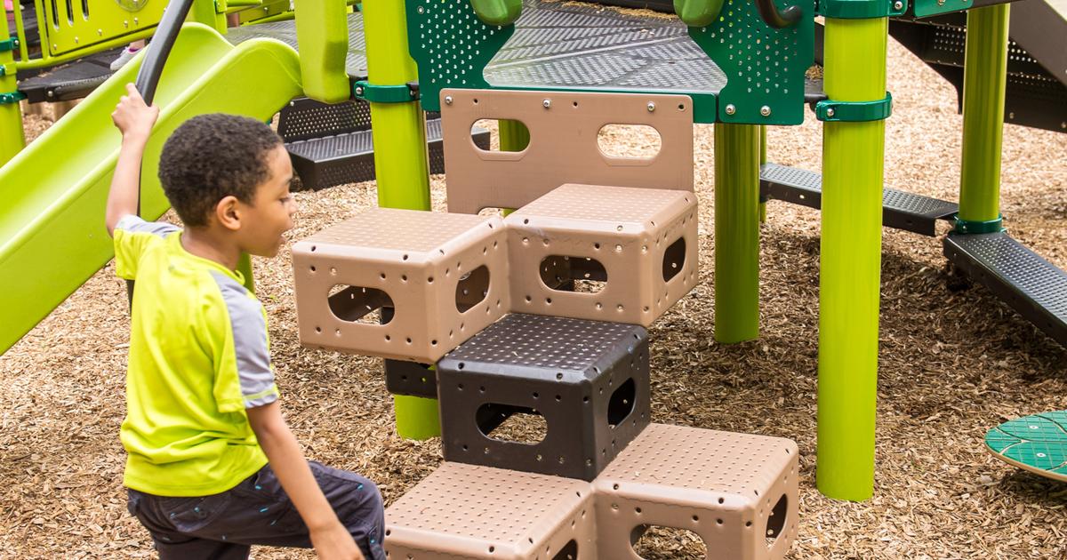 Block Climber w/Vibe® Handholds