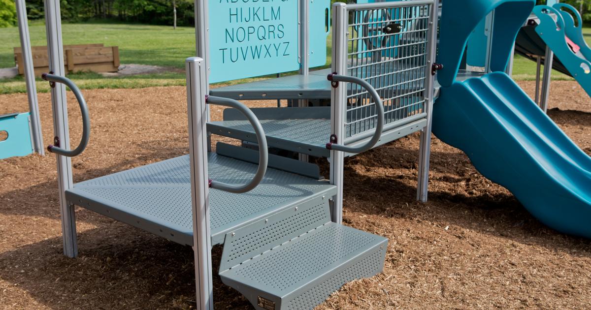 Step Deck - Single Step - 16 Inches High & 14 Inches Deep