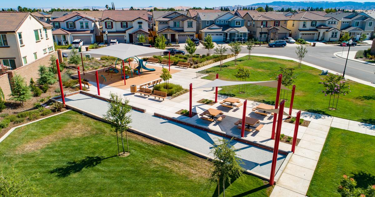 Dragonfly Park - Weevos Playground and Lots of Shade!