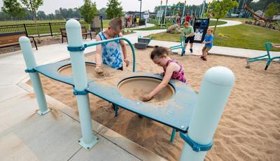 Elevated Sand Table - Accessible Play - Landscape Structures