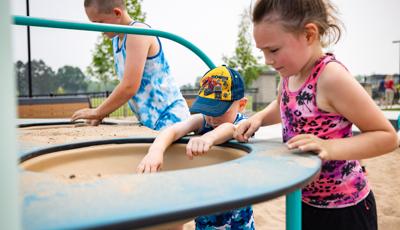 Elevated Sand Table - Accessible Play - Landscape Structures