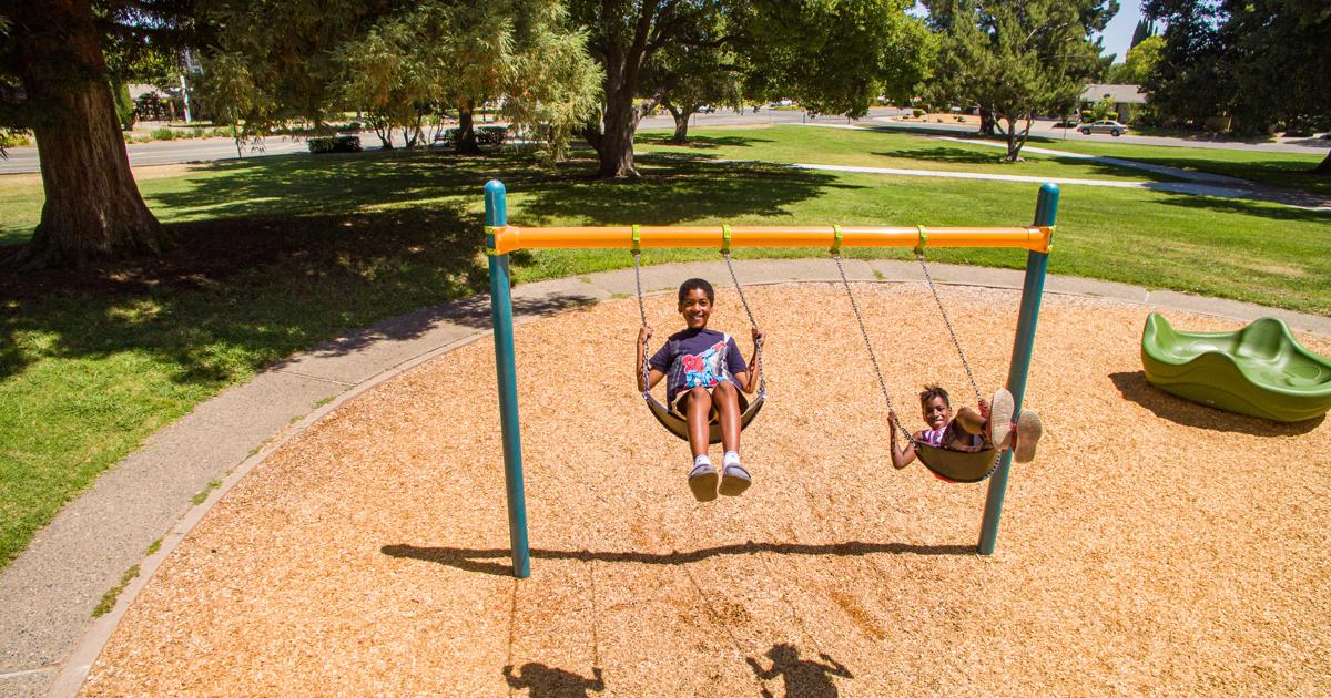 Single Post Swings - Economically Designed, Space Saving