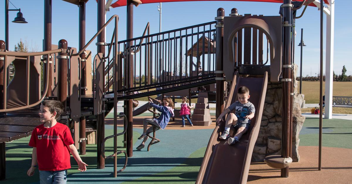 Single Wave Slide - Waved Track Straight Slide with Hood