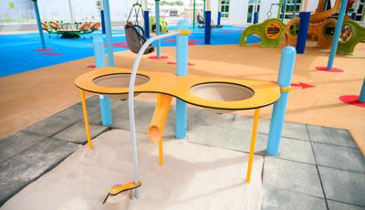 Elevated Sand Table - Accessible Play - Landscape Structures