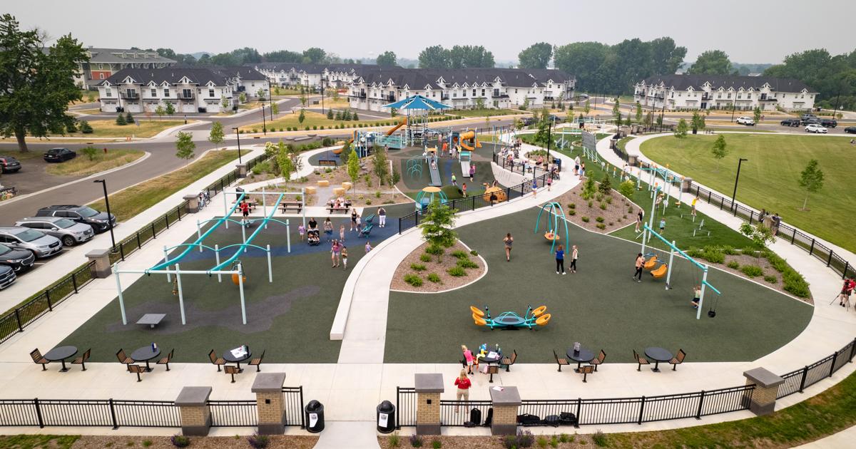 Lions Volunteer Park - Destination Park Playground