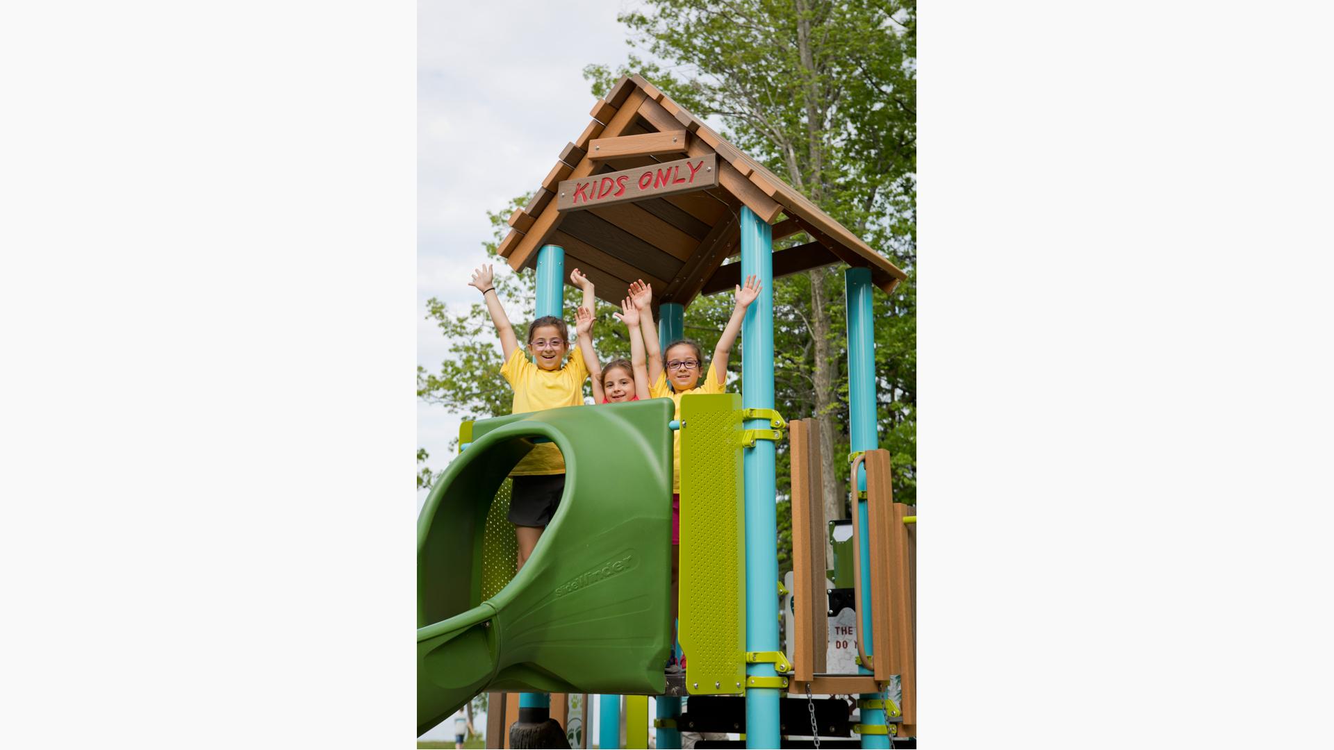 12th Line Park - Colorful Playground for All Ages